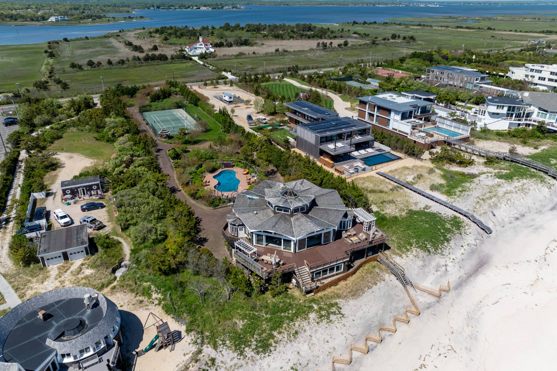 Hamptons Monthly Market Movement - Bespoke Real Estate